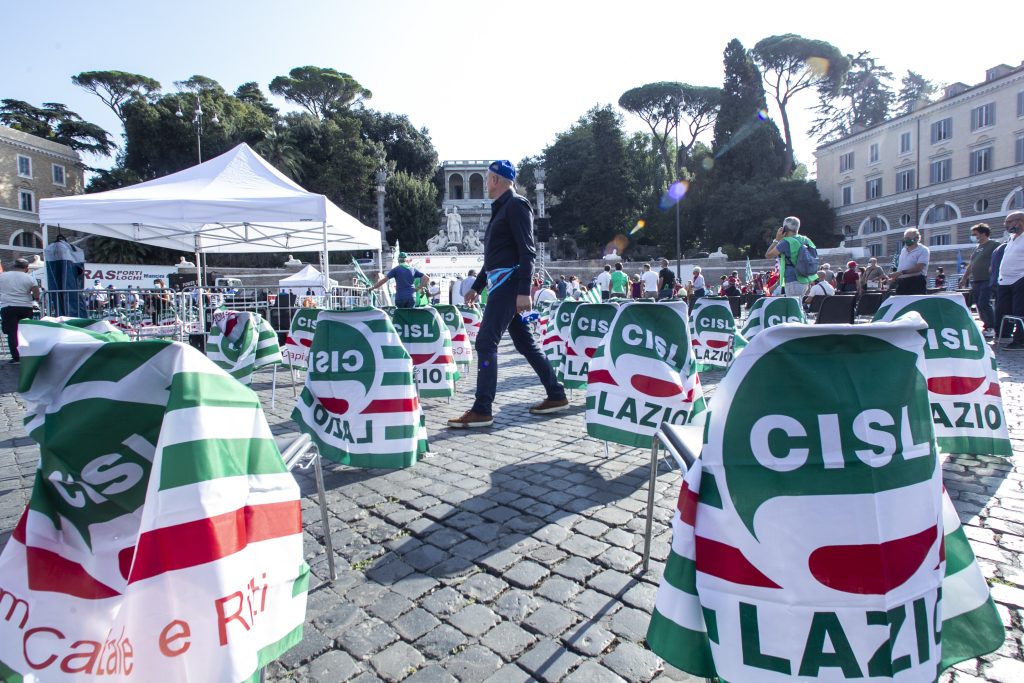 Vandalismo alla sede Cisl del Lazio, la solidarietà di Cgil e Uil ...