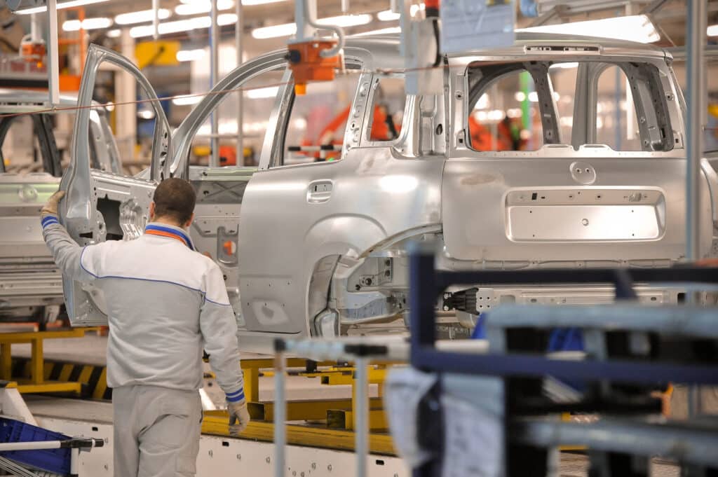Stellantis, la Panda resta a Pomigliano fino al 2027 e aumenta la ...